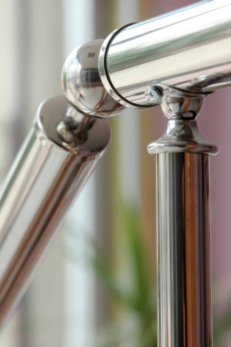 Entretien et protection d'une rambarde : adoptez les bons gestes